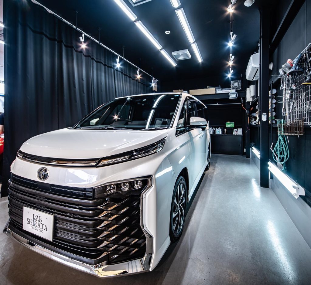 トヨタ ヴォクシーへ「TEVO nano quartz」を施工いたしました。 - ラボしらた｜広島県呉市にあるカーコーティングと洗車の専門店