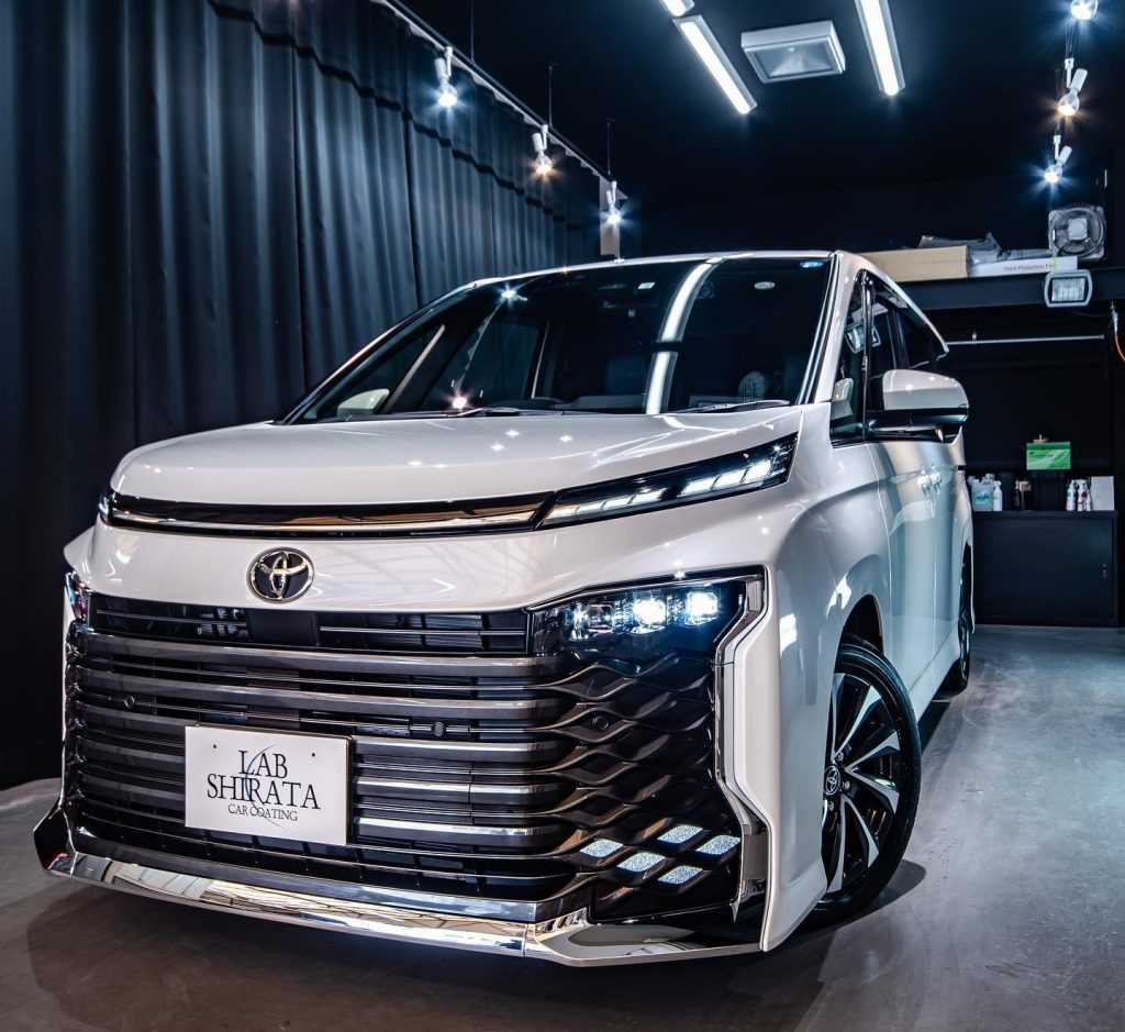 トヨタ ヴォクシーへ「TEVO nano quartz」を施工いたしました。 - ラボしらた｜広島県呉市にあるカーコーティングと洗車の専門店
